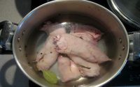 Receta de Patas de cerdo con tomate