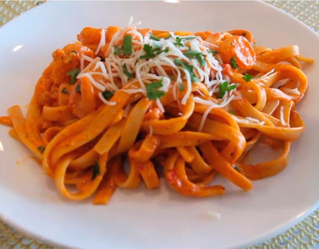 Receta de Fetuccini a la napolitana