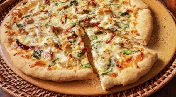 Receta de Pizza de Pollo y Pesto