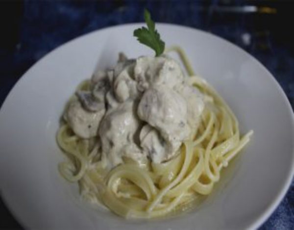 Receta de Espagueti con pollo y champiñones