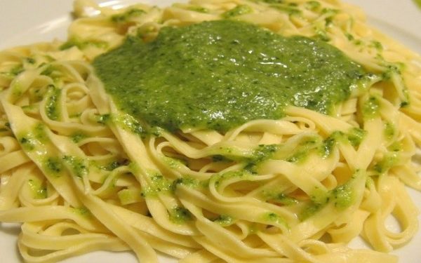 Receta de Fetuccini al pesto