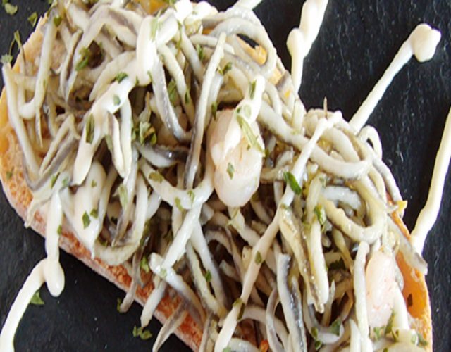 Receta de Tostada de angulas